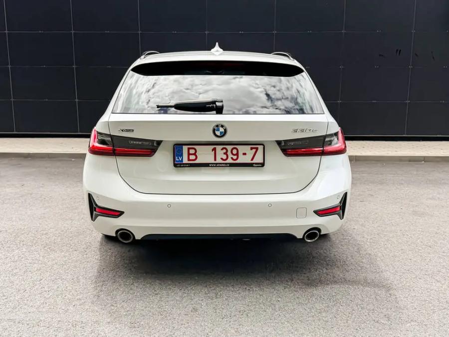 Balts BMW 330 2021 Jelgava, ar dzinēja tilpumu 2.00 L un nobraukumu 239 tūkst. km par 17900 €, foto 5 vietnē AUTOMOTO.COM.LV