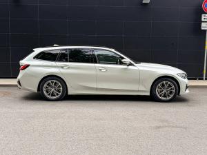 Balts BMW 330 2021 Jelgava, ar dzinēja tilpumu 2.00 L un nobraukumu 239 tūkst. km par 17900 €, foto 6 vietnē AUTOMOTO.COM.LV