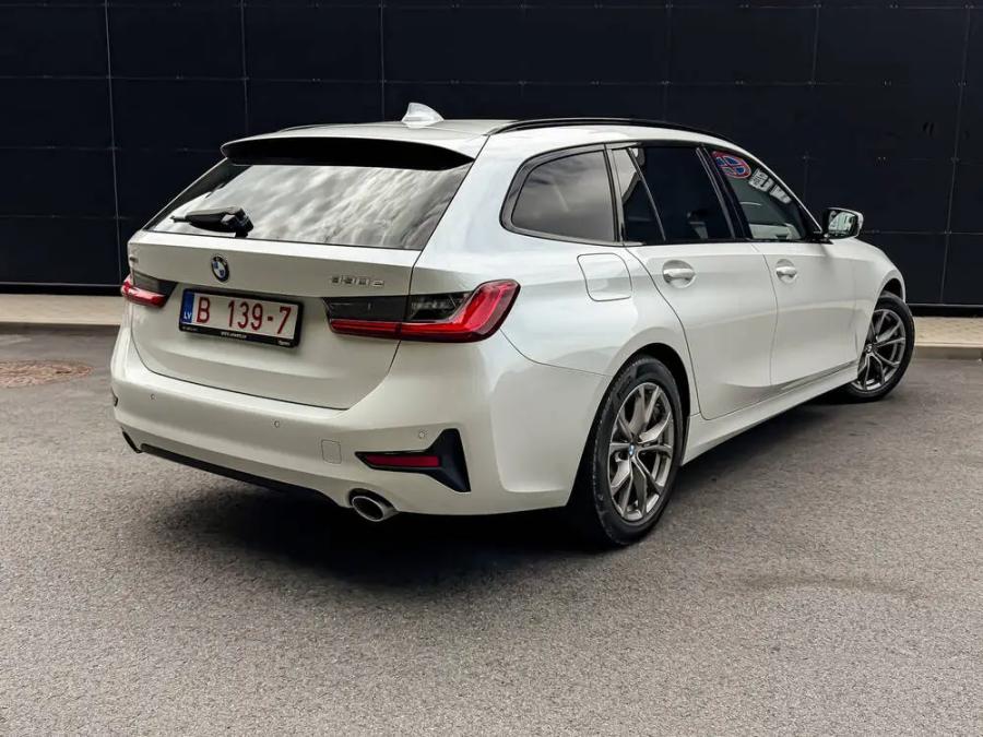Balts BMW 330 2021 Jelgava, ar dzinēja tilpumu 2.00 L un nobraukumu 239 tūkst. km par 17900 €, foto 11 vietnē AUTOMOTO.COM.LV