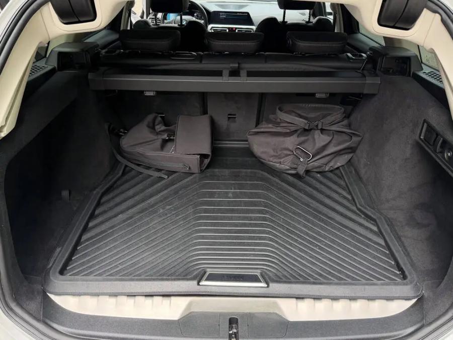 Balts BMW 330 2021 Jelgava, ar dzinēja tilpumu 2.00 L un nobraukumu 239 tūkst. km par 17900 €, foto 13 vietnē AUTOMOTO.COM.LV