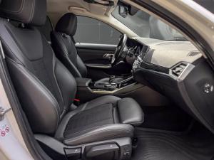 Balts BMW 330 2021 Jelgava, ar dzinēja tilpumu 2.00 L un nobraukumu 239 tūkst. km par 17900 €, foto 16 vietnē AUTOMOTO.COM.LV
