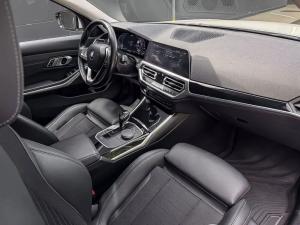 Balts BMW 330 2021 Jelgava, ar dzinēja tilpumu 2.00 L un nobraukumu 239 tūkst. km par 17900 €, foto 17 vietnē AUTOMOTO.COM.LV