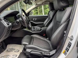 Balts BMW 330 2021 Jelgava, ar dzinēja tilpumu 2.00 L un nobraukumu 239 tūkst. km par 17900 €, foto 21 vietnē AUTOMOTO.COM.LV