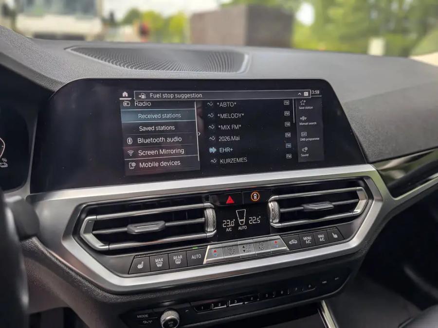 Balts BMW 330 2021 Jelgava, ar dzinēja tilpumu 2.00 L un nobraukumu 239 tūkst. km par 17900 €, foto 23 vietnē AUTOMOTO.COM.LV