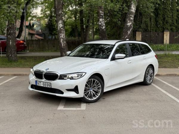 Белый БМВ 330 2021 в Рига, объемом двигателя 2.00 л и пробегом 60 тыс. км за 25000 €, фото 4 на AUTOMOTO.COM.LV