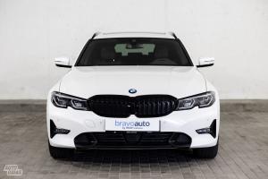 White BMW 330 2021 in Vilnius, with an engine capacity of 2.00 L and mileage of 151 thousand km for 24991 €, photo 8 on AUTOMOTO.COM.LV