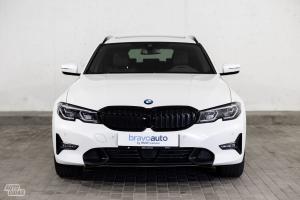White BMW 330 2021 in Vilnius, with an engine capacity of 2.00 L and mileage of 151 thousand km for 24991 €, photo 9 on AUTOMOTO.COM.LV