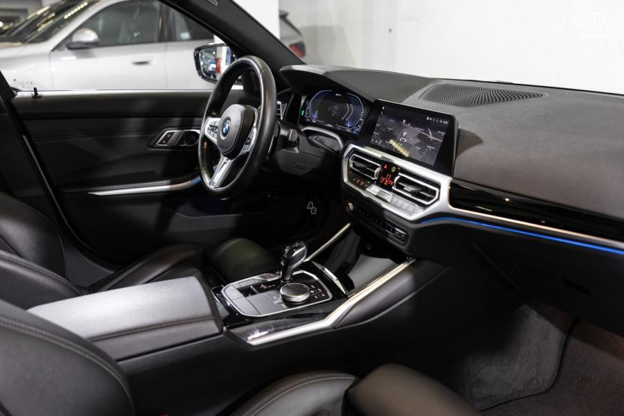 White BMW 330 2021 in Vilnius, with an engine capacity of 2.00 L and mileage of 151 thousand km for 24991 €, photo 42 on AUTOMOTO.COM.LV