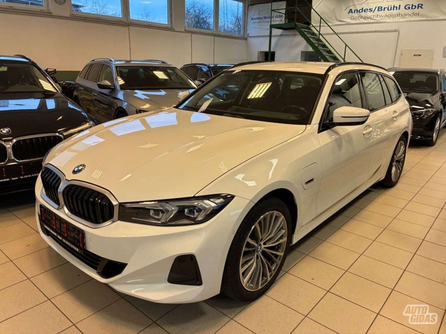 Balts BMW 330 2022 Kauņa, ar dzinēja tilpumu 2.00 L un nobraukumu 84 tūkst. km par 31114 €, foto 1 vietnē AUTOMOTO.COM.LV