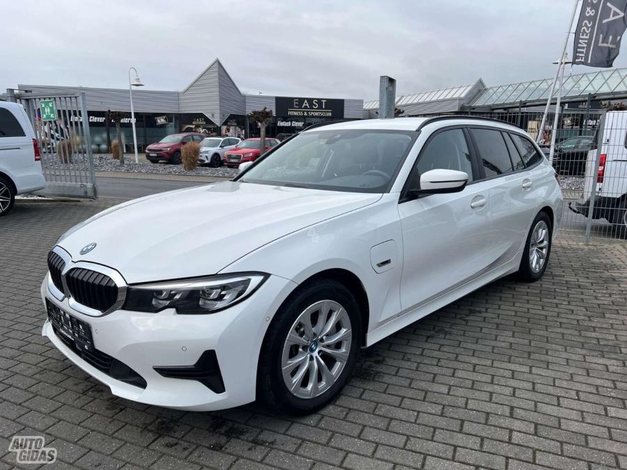 Balts BMW 330 2022 Kauņa, ar dzinēja tilpumu 2.00 L un nobraukumu 70 tūkst. km par 30024 €, foto 4 vietnē AUTOMOTO.COM.LV