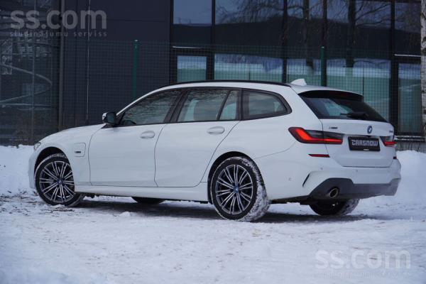 White BMW 330 2022 in Riga, with an engine capacity of 2.00 L and mileage of 185 thousand km for 24490 €, photo 10 on AUTOMOTO.COM.LV