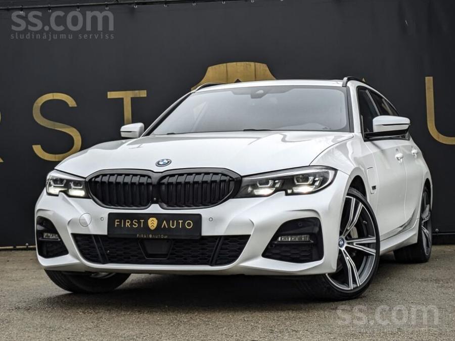 White BMW 330 2022 in Tukums, with an engine capacity of 2.00 L and mileage of 186 thousand km for 24990 €, photo 3 on AUTOMOTO.COM.LV