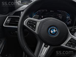 White BMW 330 2022 in Tukums, with an engine capacity of 2.00 L and mileage of 186 thousand km for 24990 €, photo 17 on AUTOMOTO.COM.LV