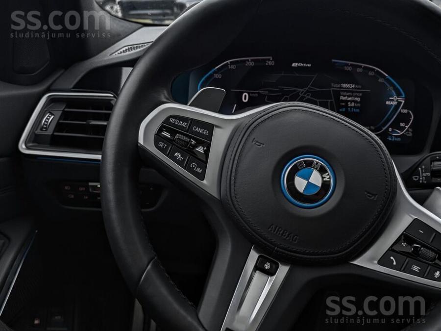 White BMW 330 2022 in Tukums, with an engine capacity of 2.00 L and mileage of 186 thousand km for 24990 €, photo 17 on AUTOMOTO.COM.LV