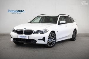 White BMW 330 2022 in Vilnius, with an engine capacity of 2.00 L and mileage of 108 thousand km for 28771 €, photo  on AUTOMOTO.COM.LV