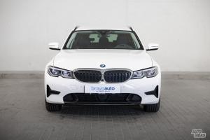 White BMW 330 2022 in Vilnius, with an engine capacity of 2.00 L and mileage of 108 thousand km for 28771 €, photo 3 on AUTOMOTO.COM.LV