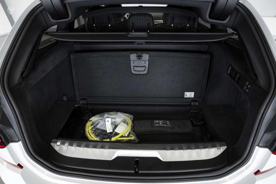 Balts BMW 330 2022 Tukums, ar dzinēja tilpumu 2.00 L un nobraukumu 169 tūkst. km par 25777 €, foto 39 vietnē AUTOMOTO.COM.LV