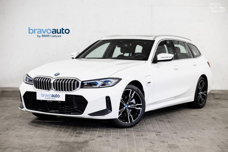 White BMW 330 2023 in Vilnius, with an engine capacity of 2.00 L and mileage of 116 thousand km for 33991 €, photo 1 on AUTOMOTO.COM.LV