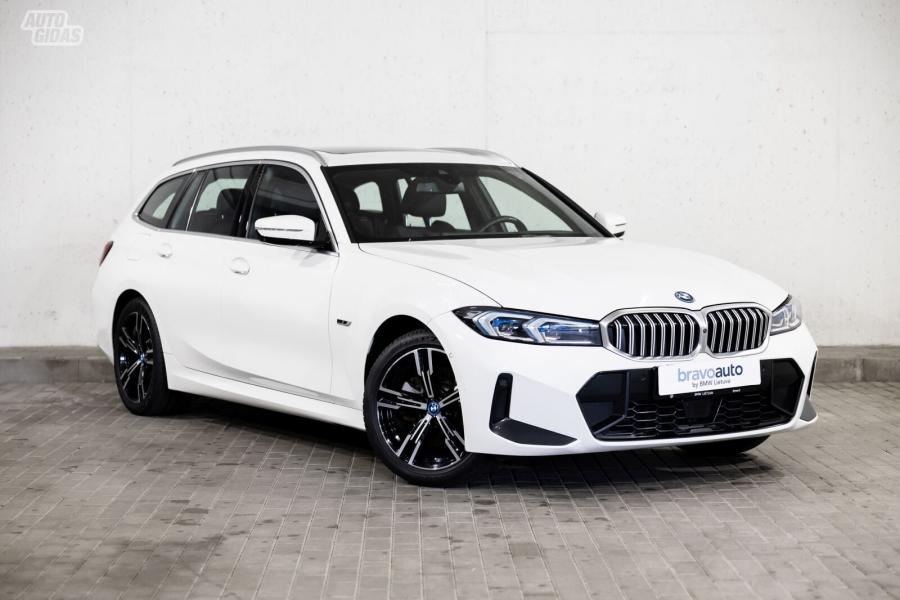White BMW 330 2023 in Vilnius, with an engine capacity of 2.00 L and mileage of 116 thousand km for 33991 €, photo 6 on AUTOMOTO.COM.LV