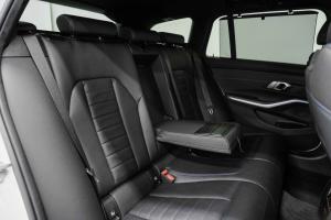 Balts BMW 330 2023 Tallina, ar dzinēja tilpumu 2.00 L un nobraukumu 110 tūkst. km par 33900 €, foto 14 vietnē AUTOMOTO.COM.LV