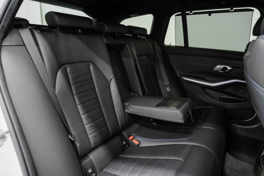 Balts BMW 330 2023 Tallina, ar dzinēja tilpumu 2.00 L un nobraukumu 110 tūkst. km par 33900 €, foto 14 vietnē AUTOMOTO.COM.LV