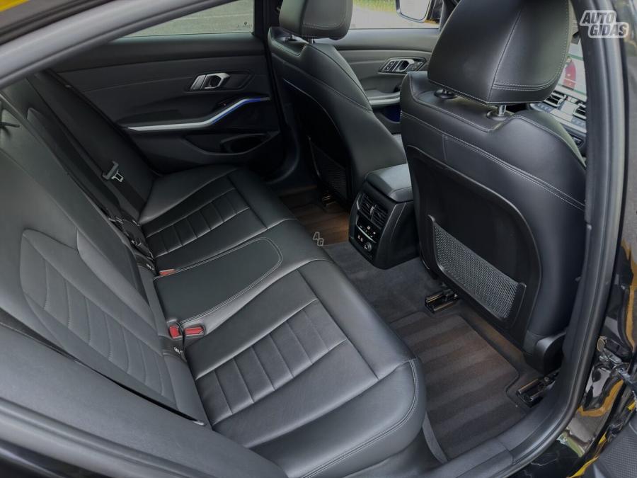 Dzeltens BMW 330 2019 Viļņa, ar dzinēja tilpumu 2.00 L un nobraukumu 55 tūkst. km par 28900 €, foto 33 vietnē AUTOMOTO.COM.LV