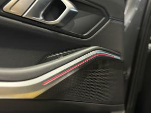Dzeltens BMW 330 2020 Rīga, ar dzinēja tilpumu 3.00 L un nobraukumu 52 tūkst. km par 31490 €, foto 24 vietnē AUTOMOTO.COM.LV