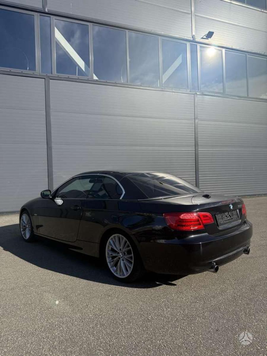 Black BMW 335 2011 in Klaipeda, with an engine capacity of 3.00 L and mileage of 290 thousand km for 10500 €, photo 5 on AUTOMOTO.COM.LV