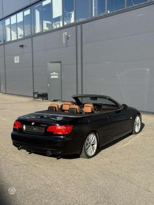 Black BMW 335 2011 in Klaipeda, with an engine capacity of 3.00 L and mileage of 290 thousand km for 10500 €, photo 9 on AUTOMOTO.COM.LV