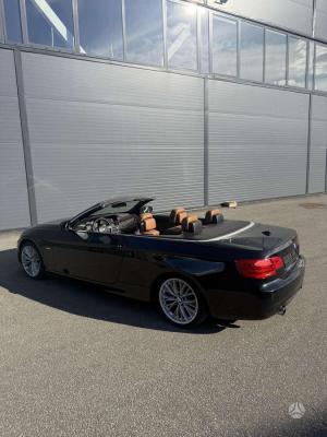 Black BMW 335 2011 in Klaipeda, with an engine capacity of 3.00 L and mileage of 290 thousand km for 10500 €, photo 12 on AUTOMOTO.COM.LV