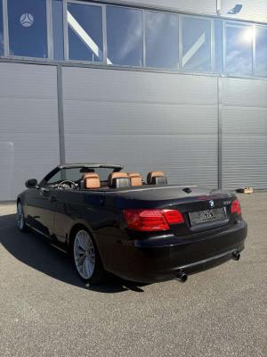 Black BMW 335 2011 in Klaipeda, with an engine capacity of 3.00 L and mileage of 290 thousand km for 10500 €, photo 13 on AUTOMOTO.COM.LV