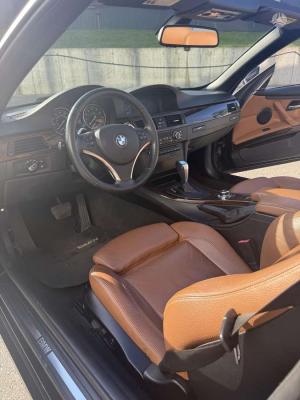 Black BMW 335 2011 in Klaipeda, with an engine capacity of 3.00 L and mileage of 290 thousand km for 10500 €, photo 18 on AUTOMOTO.COM.LV