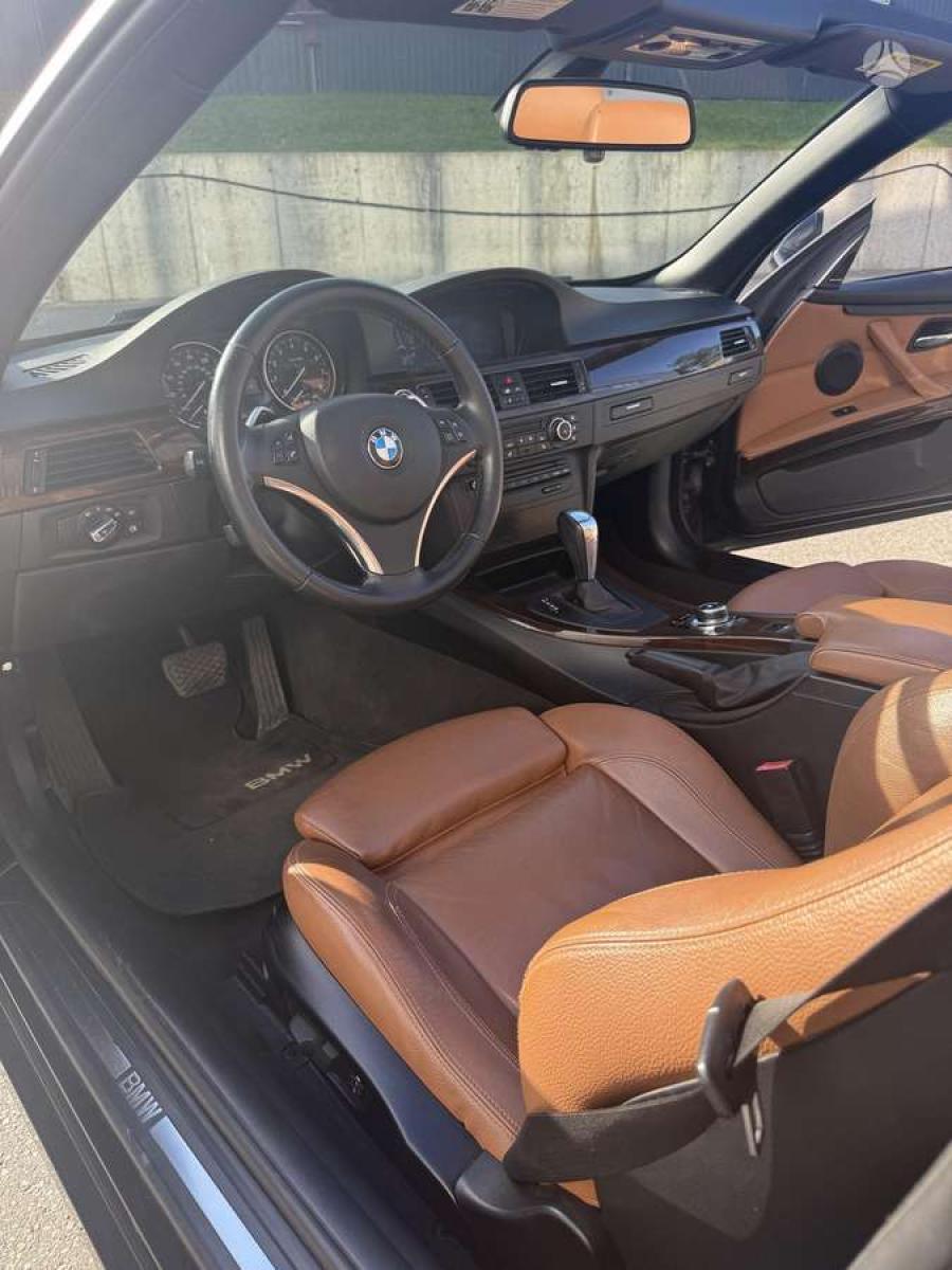 Black BMW 335 2011 in Klaipeda, with an engine capacity of 3.00 L and mileage of 290 thousand km for 10500 €, photo 18 on AUTOMOTO.COM.LV