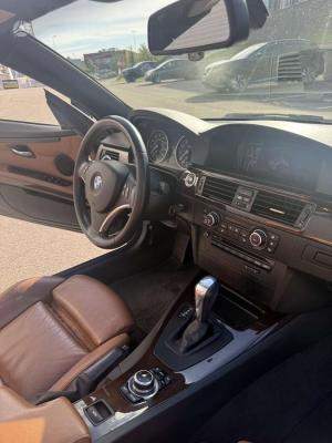 Black BMW 335 2011 in Klaipeda, with an engine capacity of 3.00 L and mileage of 290 thousand km for 10500 €, photo 21 on AUTOMOTO.COM.LV