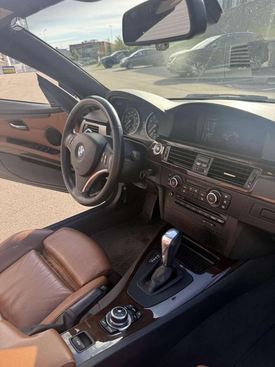 Black BMW 335 2011 in Klaipeda, with an engine capacity of 3.00 L and mileage of 290 thousand km for 10500 €, photo 21 on AUTOMOTO.COM.LV