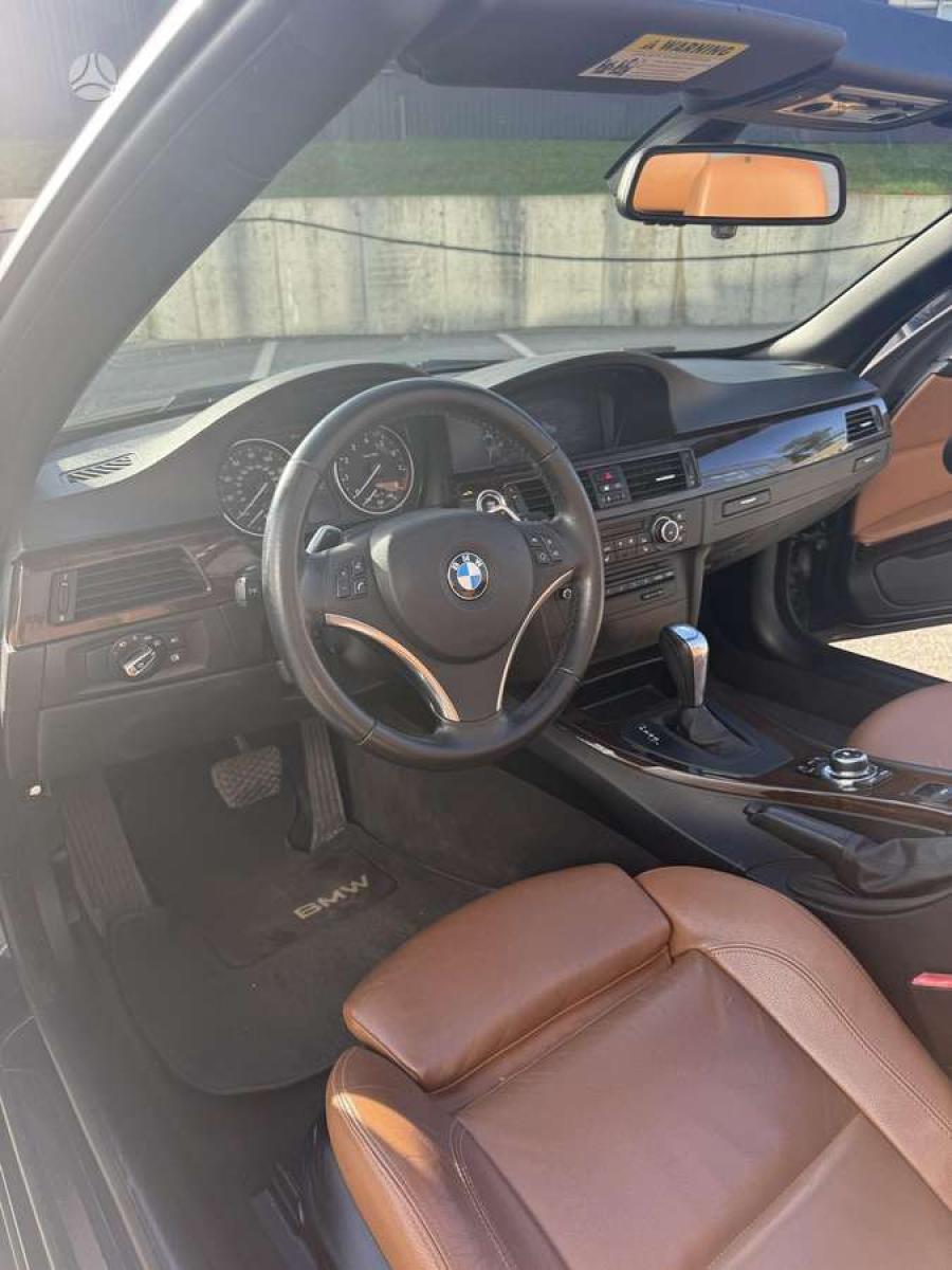 Black BMW 335 2011 in Klaipeda, with an engine capacity of 3.00 L and mileage of 290 thousand km for 10500 €, photo 22 on AUTOMOTO.COM.LV