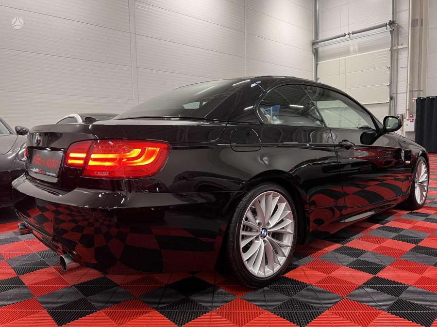 Black BMW 335 2011 in Vilnius, with an engine capacity of 3.00 L and mileage of 231 thousand km for 12699 €, photo 5 on AUTOMOTO.COM.LV