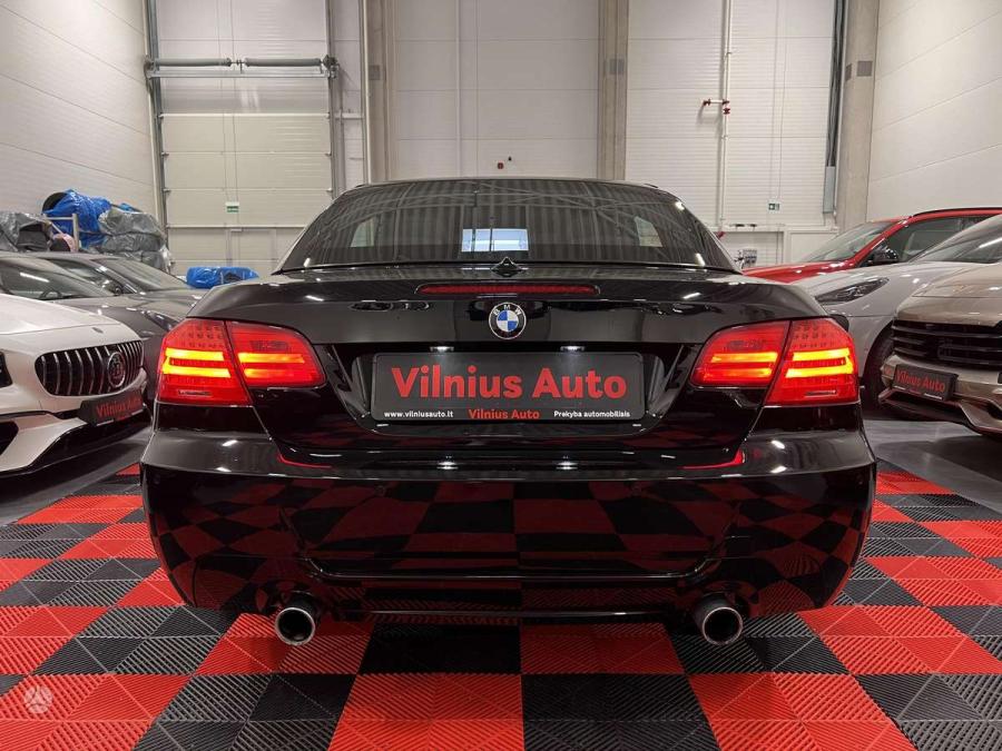 Black BMW 335 2011 in Vilnius, with an engine capacity of 3.00 L and mileage of 231 thousand km for 12699 €, photo 6 on AUTOMOTO.COM.LV