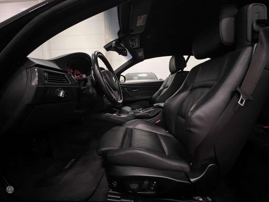 Black BMW 335 2011 in Vilnius, with an engine capacity of 3.00 L and mileage of 231 thousand km for 12699 €, photo 13 on AUTOMOTO.COM.LV