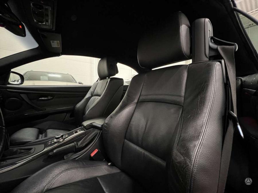 Black BMW 335 2011 in Vilnius, with an engine capacity of 3.00 L and mileage of 231 thousand km for 12699 €, photo 16 on AUTOMOTO.COM.LV