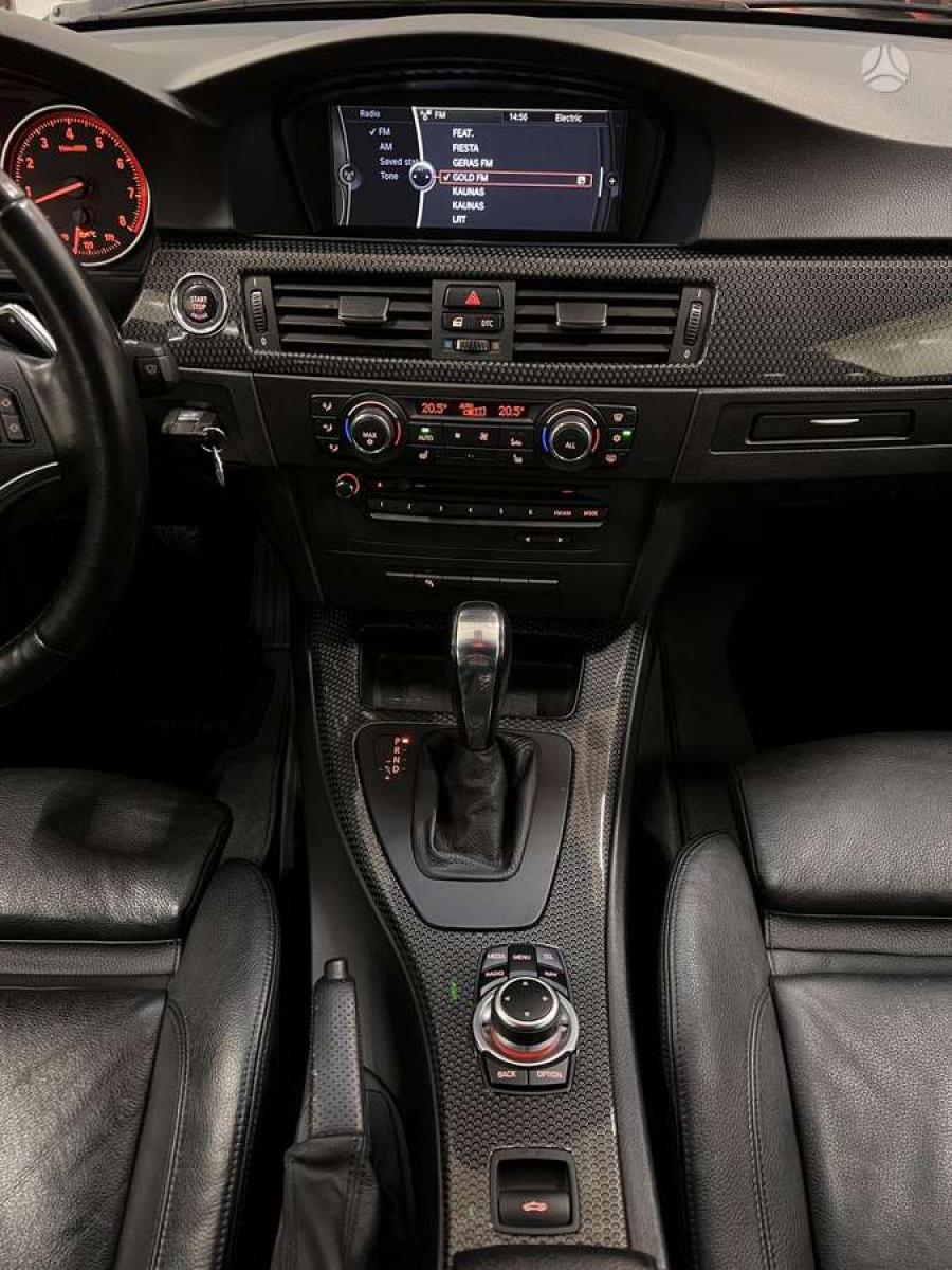 Black BMW 335 2011 in Vilnius, with an engine capacity of 3.00 L and mileage of 231 thousand km for 12699 €, photo 22 on AUTOMOTO.COM.LV