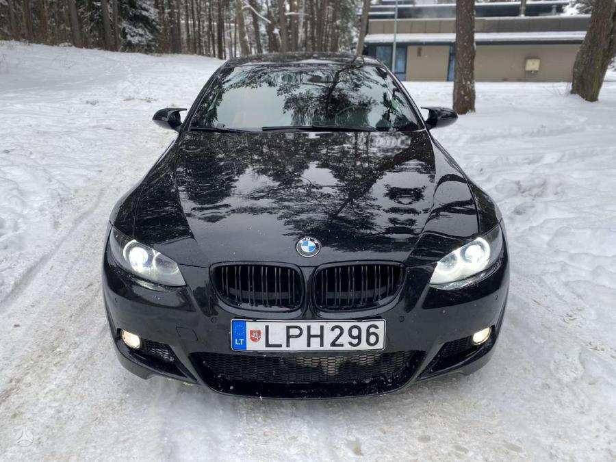 Melns BMW 335 2008 Viļņa, ar dzinēja tilpumu 2.99 L un nobraukumu 351 tūkst. km par 8350 €, foto 2 vietnē AUTOMOTO.COM.LV
