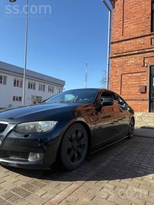 Melns BMW 335 2009 Daugavpils, ar dzinēja tilpumu 3.00 L un nobraukumu 251 tūkst. km par 10500 €, foto 3 vietnē AUTOMOTO.COM.LV