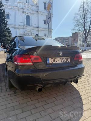 Melns BMW 335 2009 Daugavpils, ar dzinēja tilpumu 3.00 L un nobraukumu 251 tūkst. km par 10500 €, foto 4 vietnē AUTOMOTO.COM.LV