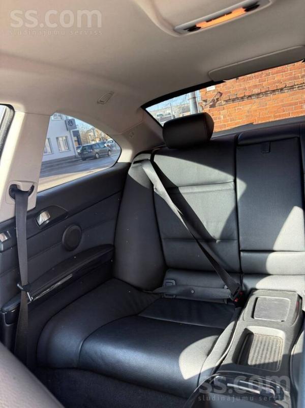 Melns BMW 335 2009 Daugavpils, ar dzinēja tilpumu 3.00 L un nobraukumu 251 tūkst. km par 10500 €, foto 5 vietnē AUTOMOTO.COM.LV