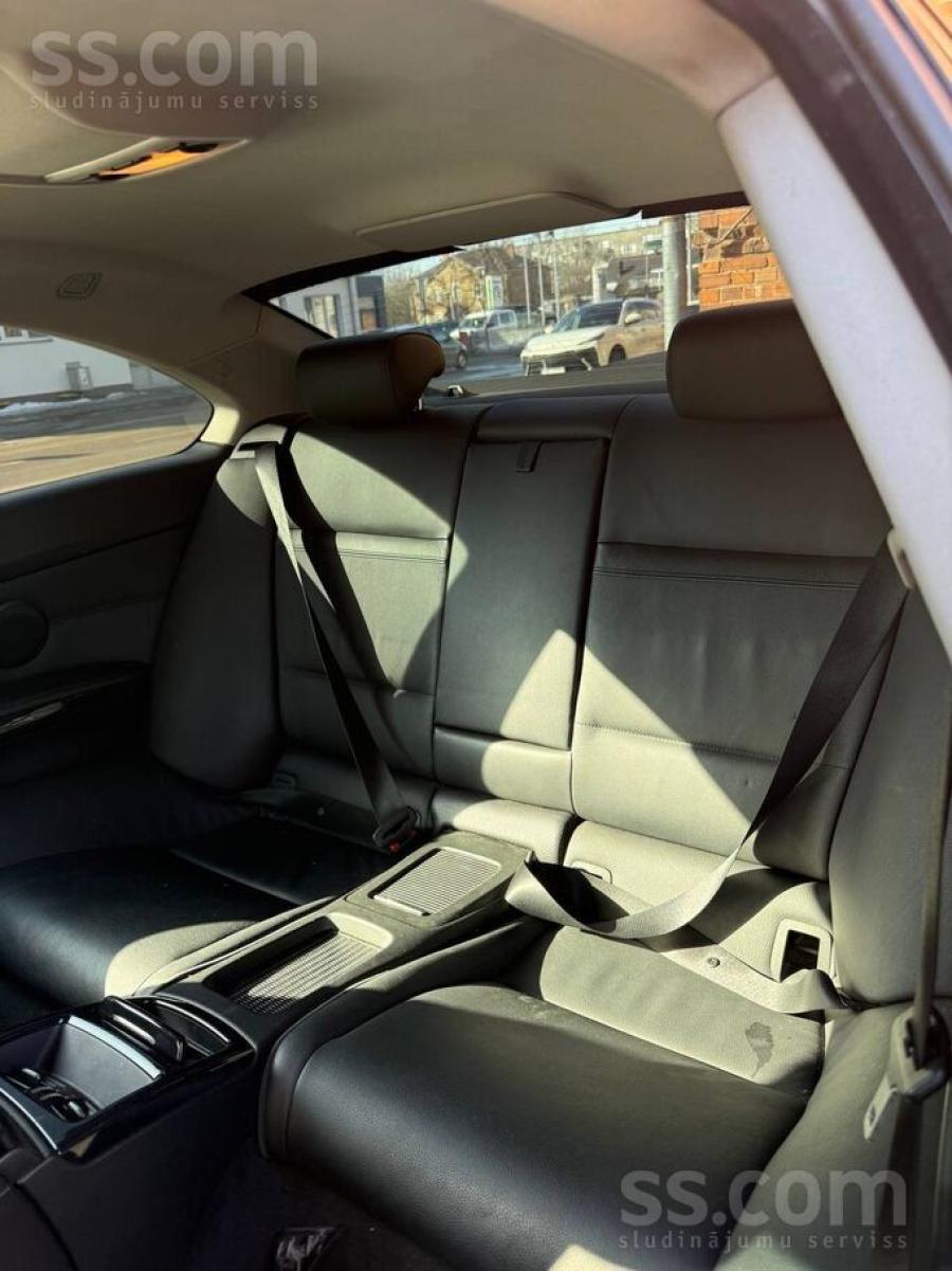 Melns BMW 335 2009 Daugavpils, ar dzinēja tilpumu 3.00 L un nobraukumu 251 tūkst. km par 10500 €, foto 7 vietnē AUTOMOTO.COM.LV