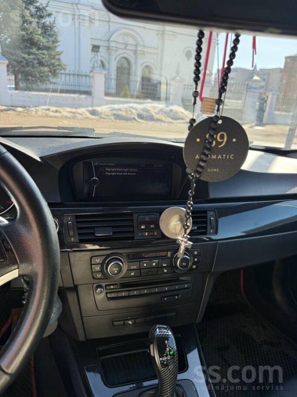 Melns BMW 335 2009 Daugavpils, ar dzinēja tilpumu 3.00 L un nobraukumu 251 tūkst. km par 10500 €, foto 7 vietnē AUTOMOTO.COM.LV