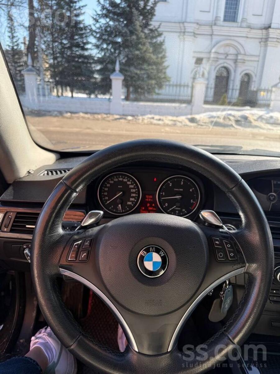 Melns BMW 335 2009 Daugavpils, ar dzinēja tilpumu 3.00 L un nobraukumu 251 tūkst. km par 10500 €, foto 9 vietnē AUTOMOTO.COM.LV