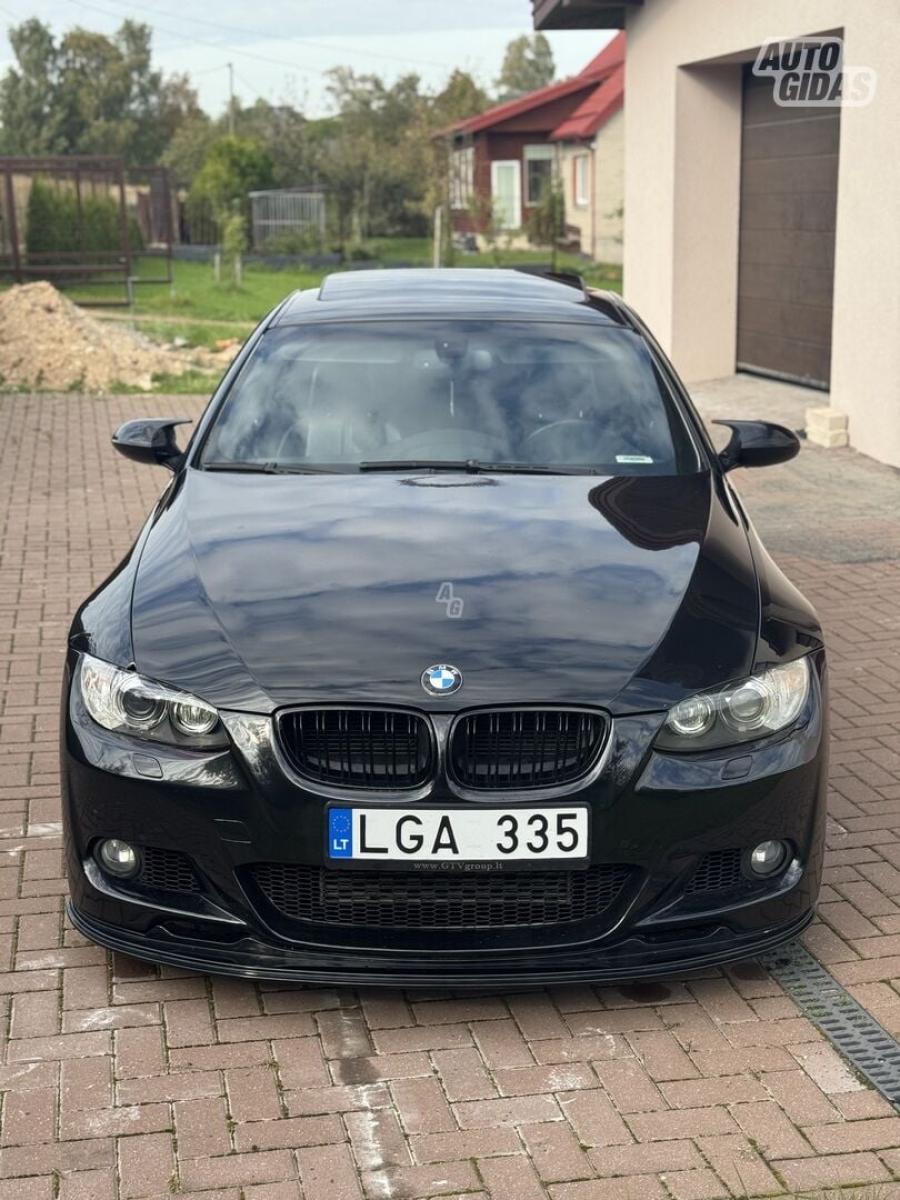 Melns BMW 335 2009 Viļņa, ar dzinēja tilpumu 3.00 L un nobraukumu 155 tūkst. km par 10000 €, foto 3 vietnē AUTOMOTO.COM.LV