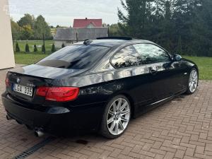 Melns BMW 335 2009 Viļņa, ar dzinēja tilpumu 3.00 L un nobraukumu 155 tūkst. km par 10000 €, foto 4 vietnē AUTOMOTO.COM.LV